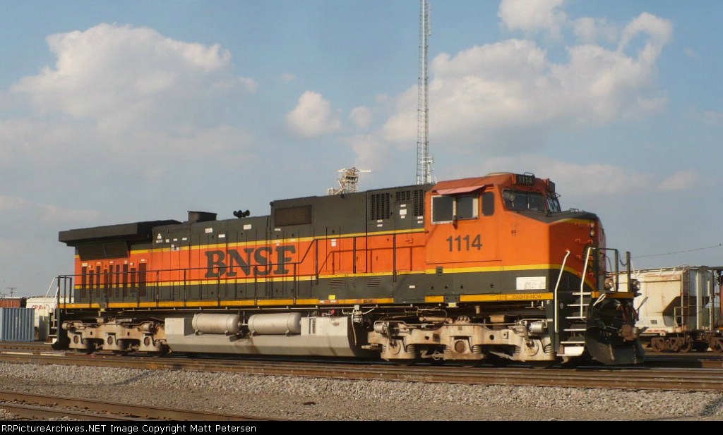 BNSF 1114